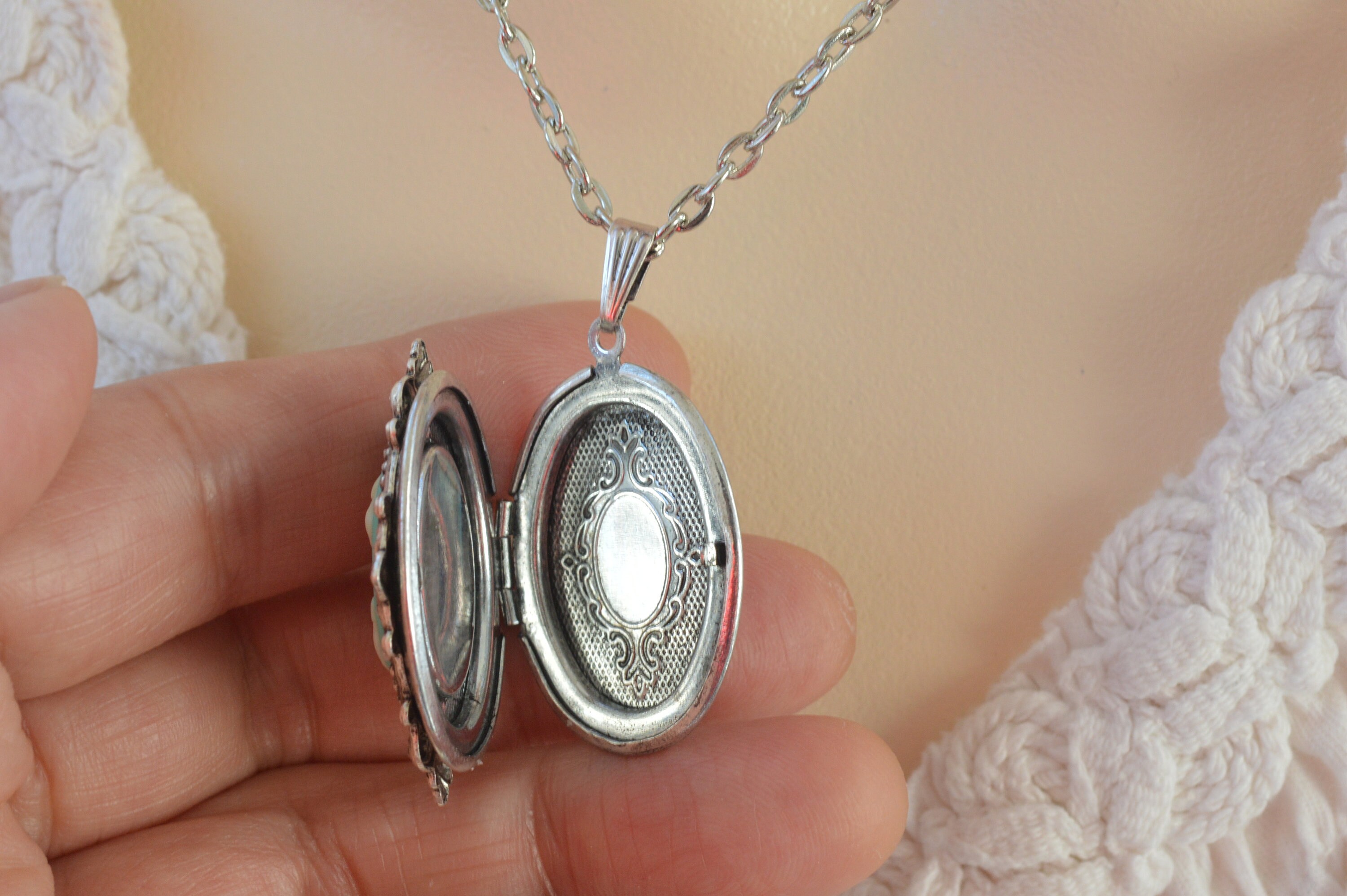 Cameo Oval Locket Victorian Filigree Locket Pendant Necklace | Etsy