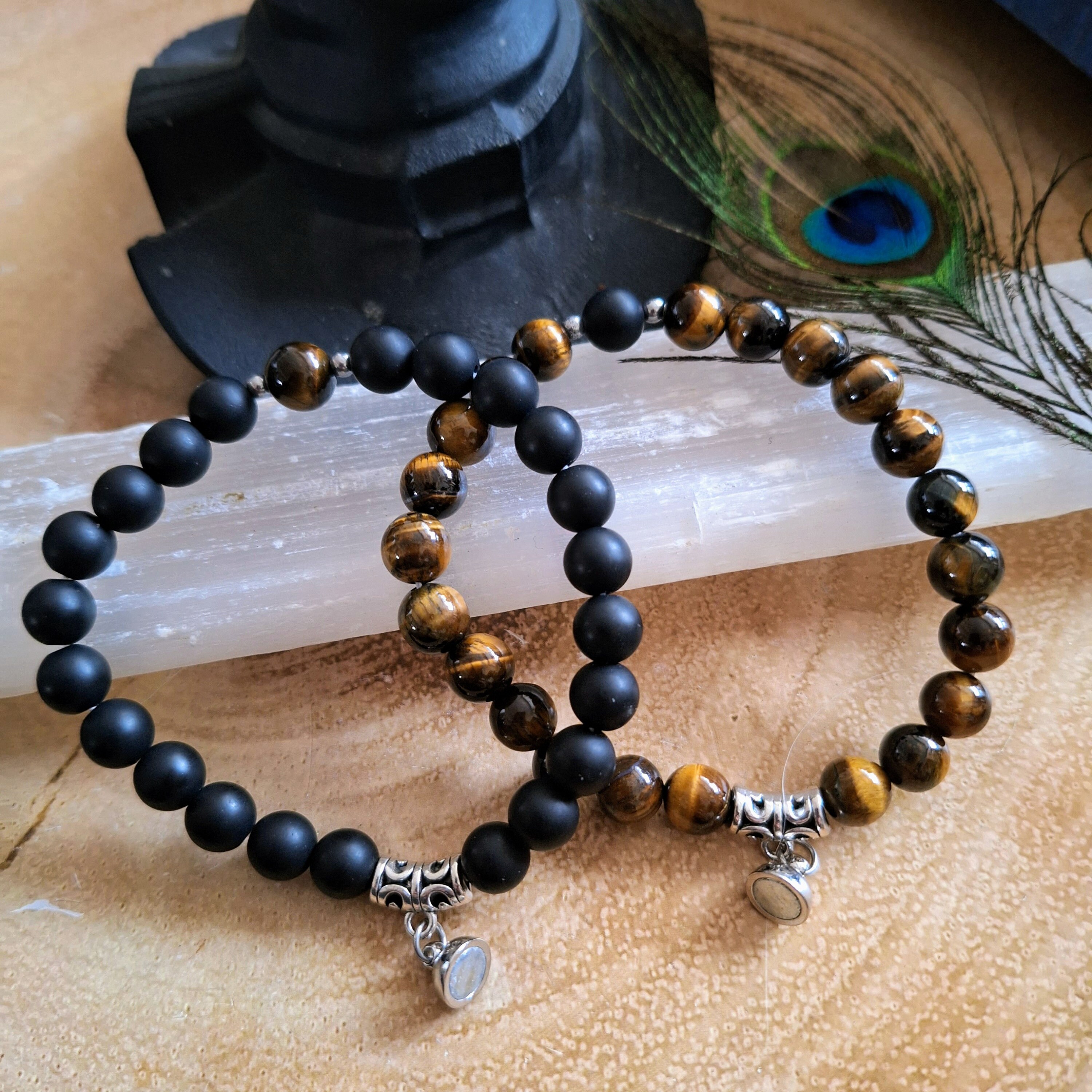 Tigers eye and black onyx bracelet couples friendship with magnet charm crystal healing natural stone gift for him or her protection Etsy Italia