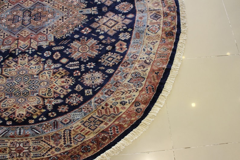 Rugstc 7'9x7'11 Caucasian Design Area Rug With Silk - Etsy