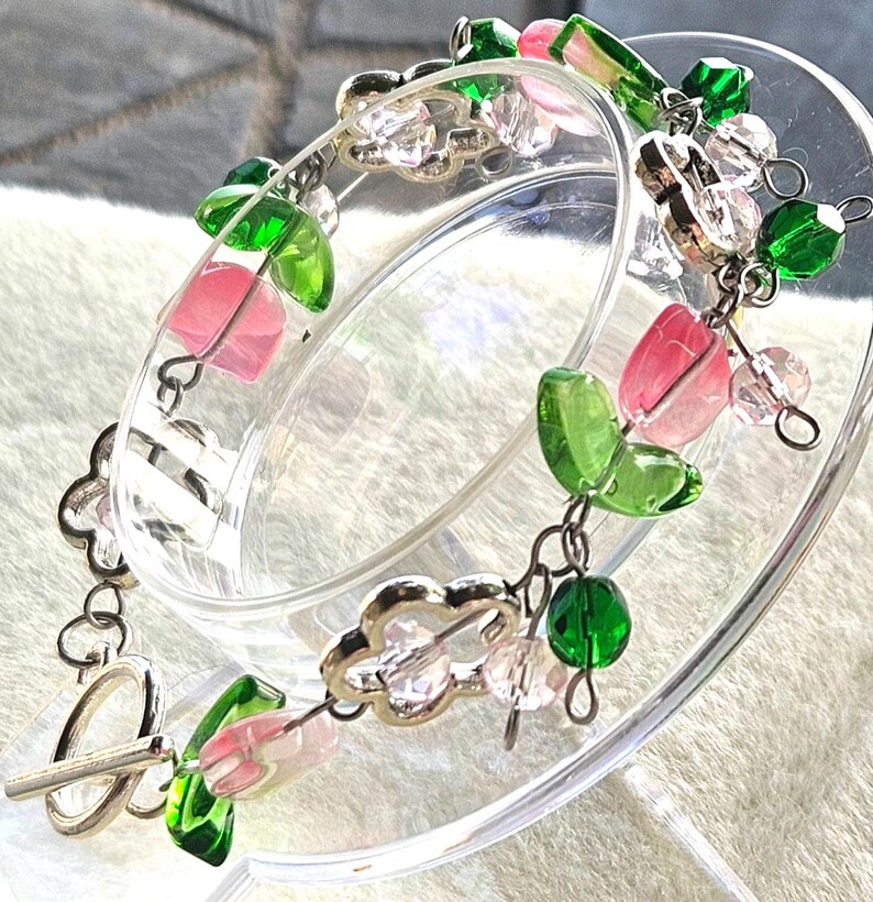 Handmade Pink Tulip Charm Bracelet: Dainty Beaded Jewelry - Etsy