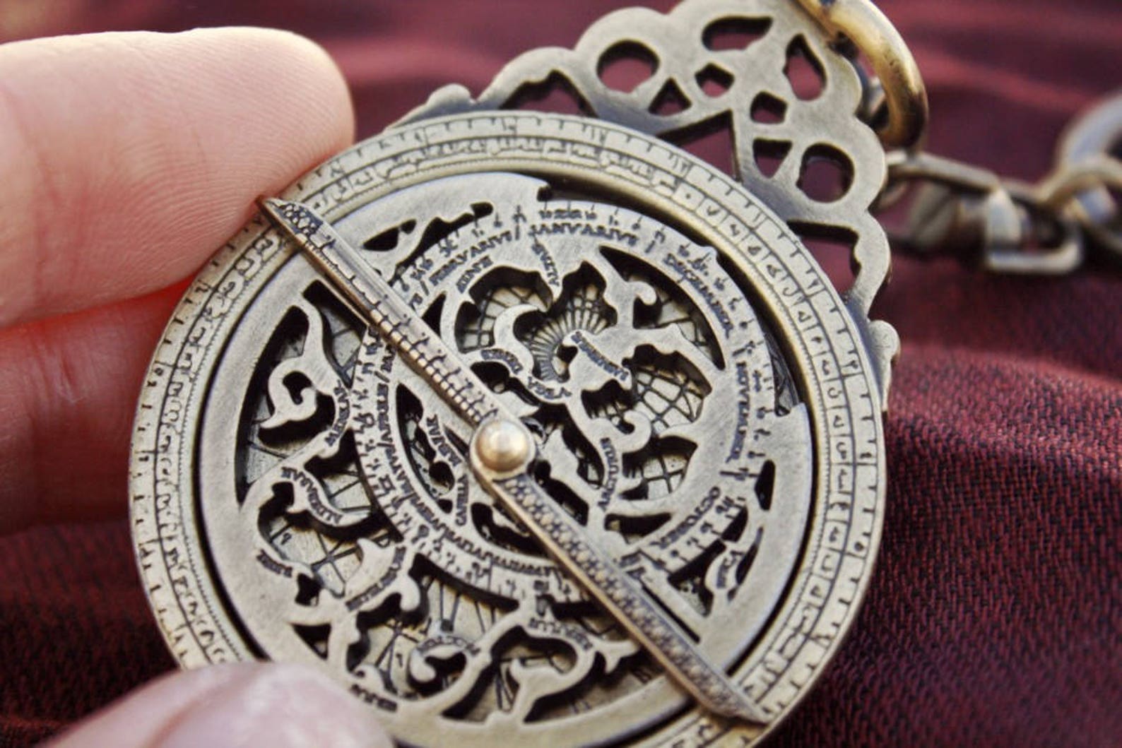 Arabic Astrolabe Keychain, Oriental Astrolab, Astronomy,navigation ...