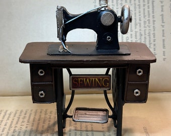 Sewing Machine Figurine, Fashion Doll Sewing Machine, 1:6 Scale ...