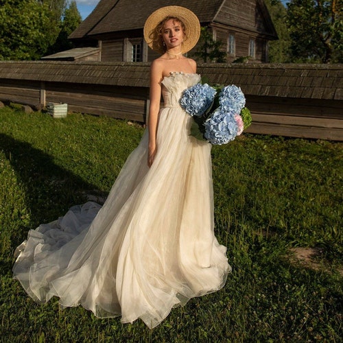 A-line V-neck Wedding Dress VESNA | Etsy