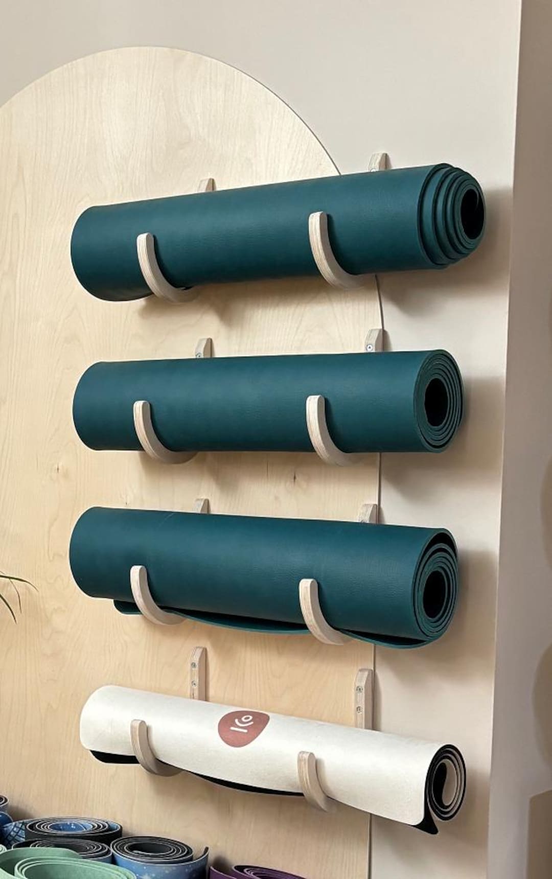Hanger Wall Mount for Yoga Mats, Exercise Mat Hook, Gym Hanger Shelf ...