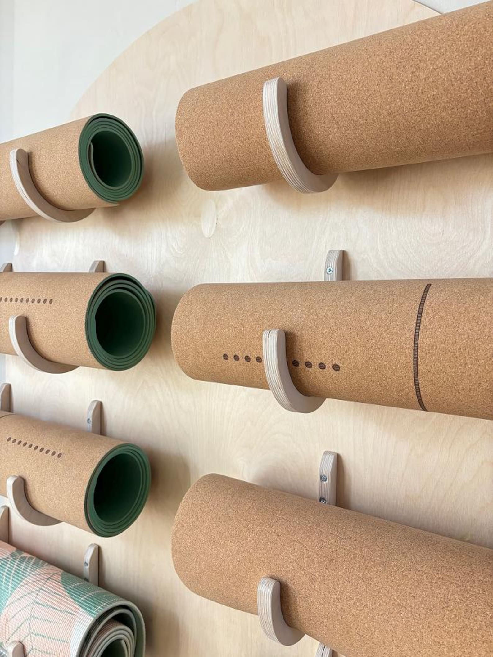 Hanger Wall Mount for Yoga Mats, Exercise Mat Hook, Gym Hanger Shelf ...