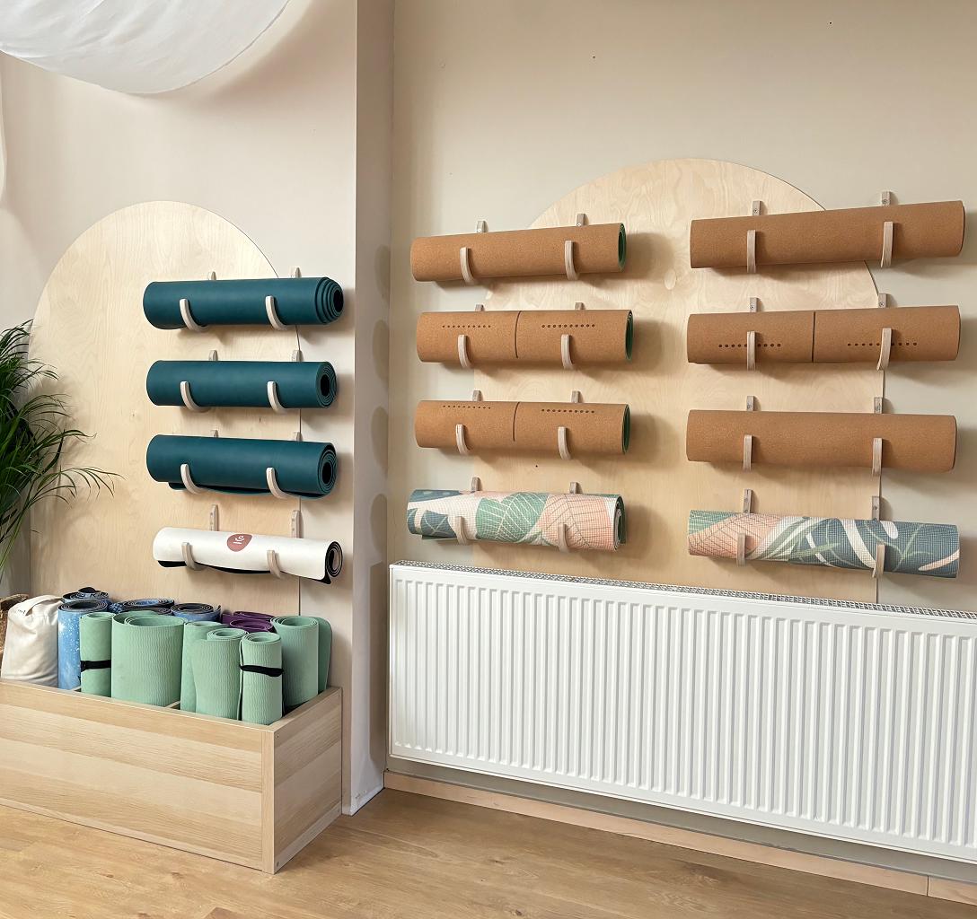 Hanger Wall Mount for Yoga Mats, Exercise Mat Hook, Gym Hanger Shelf ...