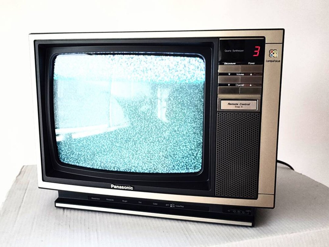 1985 Vintage COLOR PANASONIC TELEVISION - Etsy