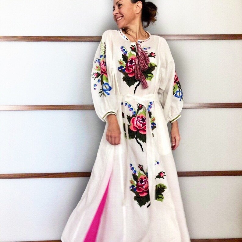 Linen boho kaftan with a floral embroidery Custom embroidered | Etsy