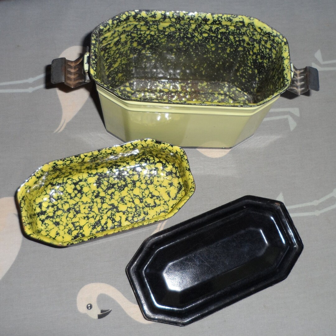 French Enamel Sandwich Tin. Enamelware. Graniteware. Vintage. Mid ...