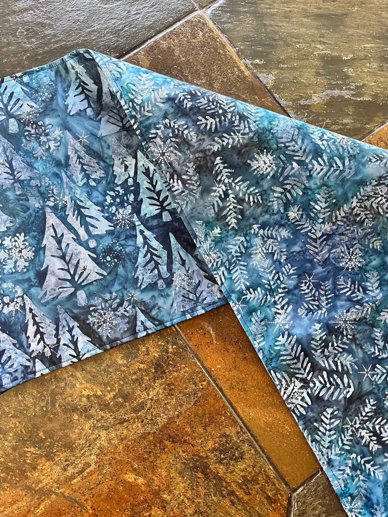 LONG Reversible Winter Table Runner // Snowflake Decor // Dining Linens ...