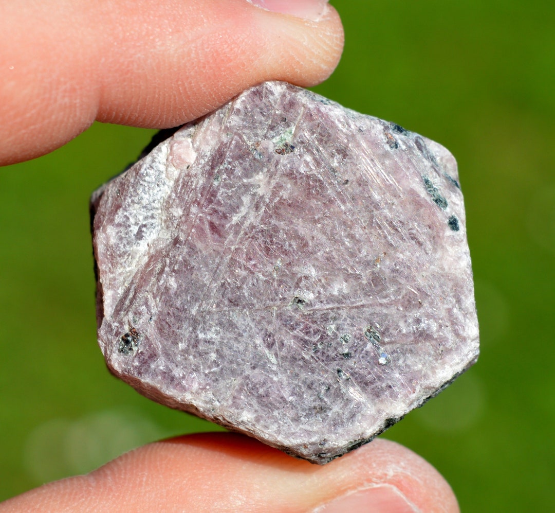 Corundum Var. Ruby 96 Grams Gogogogo, Ampanihy, Atsimo-andrefana ...