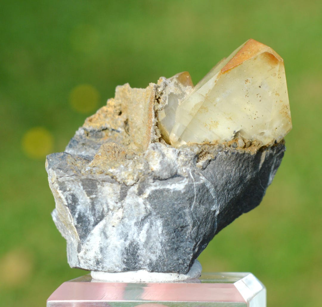 Calcite 86 Grams - Gralex Quarry, Mont-sur-marchienne, Charleroi ...