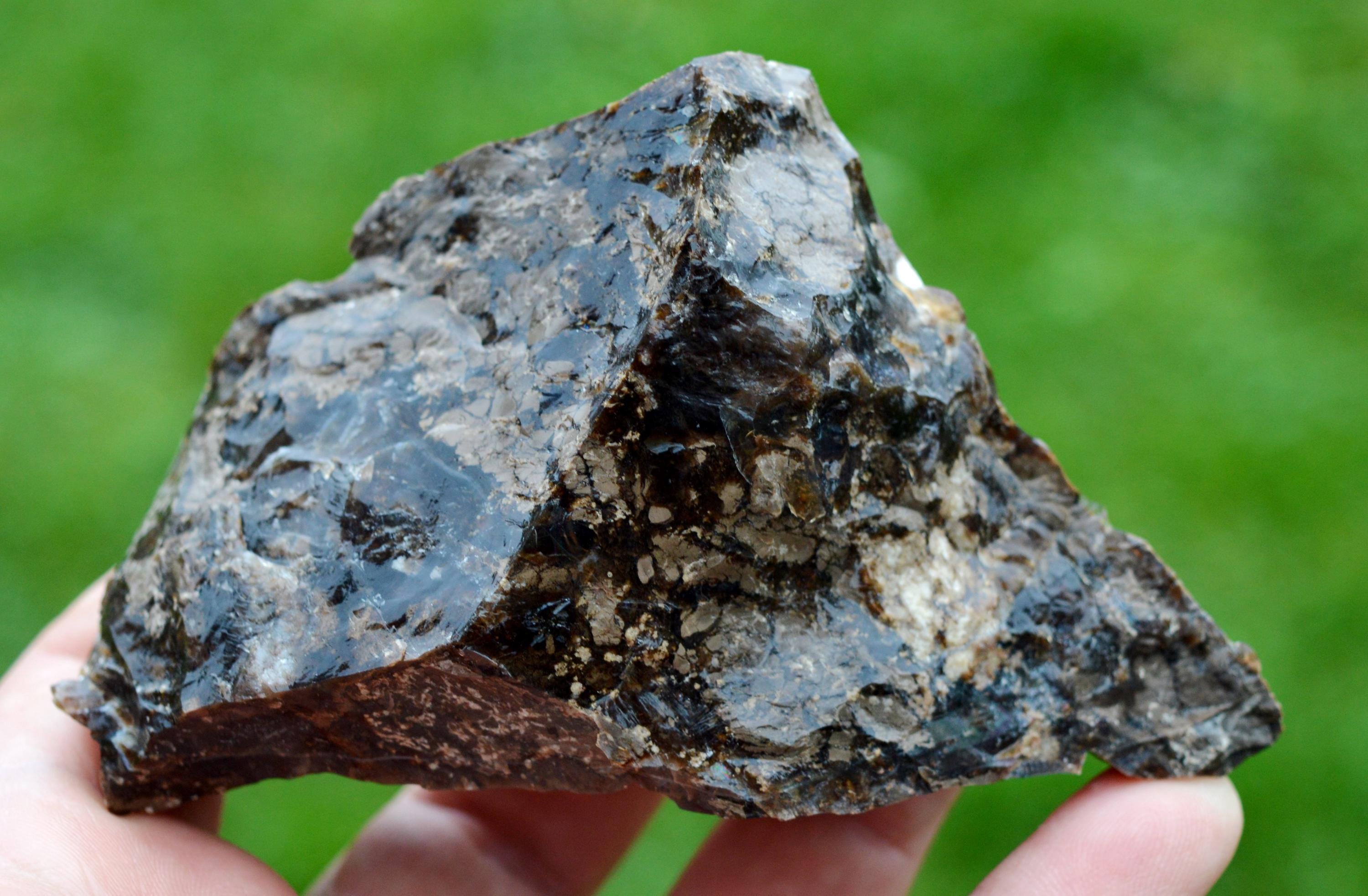 Obsidian & Perlite 297 grams - Rangatira Point, Lake Taupo, Taupo ...