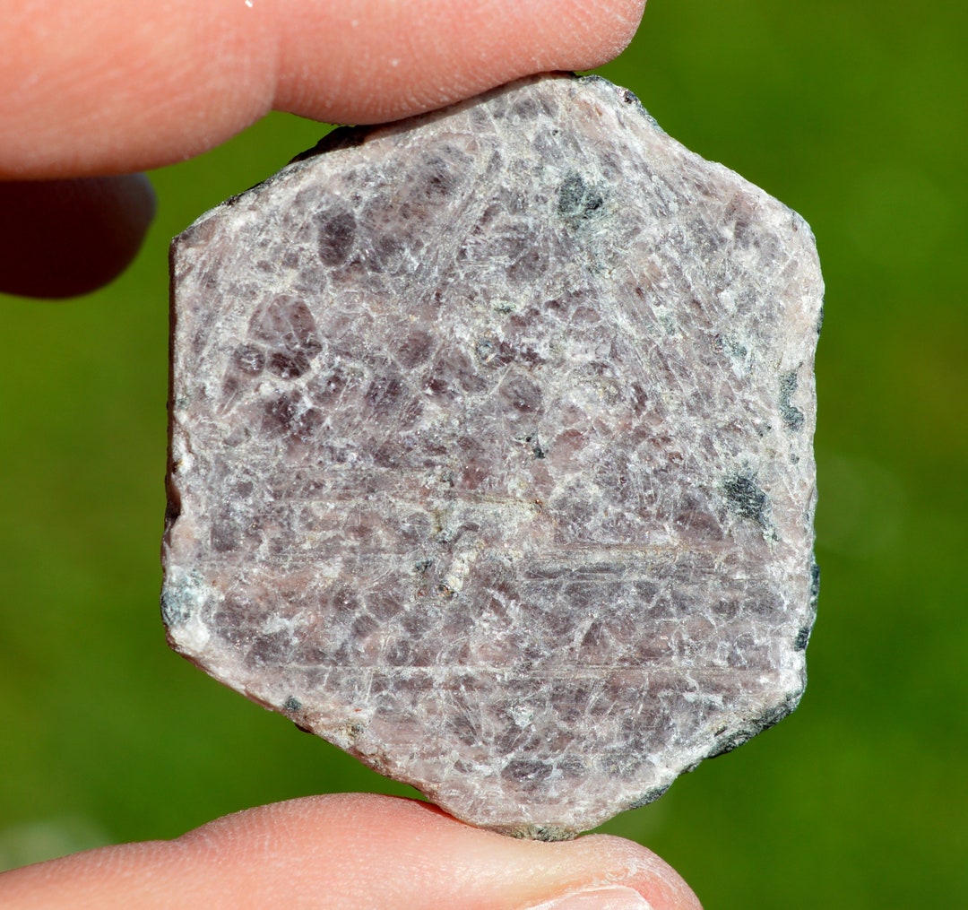 Corundum Var. Ruby 60 Grams - Gogogogo, Ampanihy, Atsimo-andrefana ...