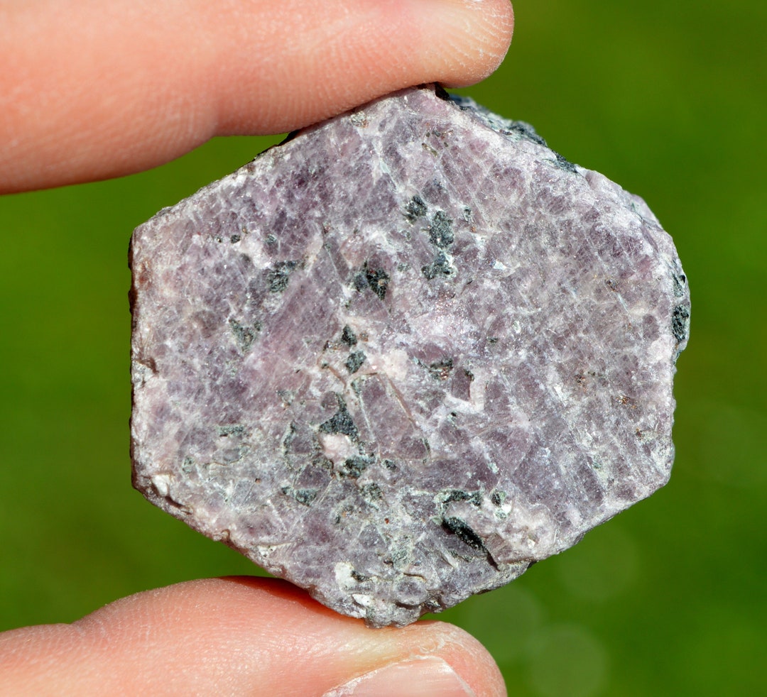 Corundum Var. Ruby 104 Grams Gogogogo, Ampanihy, Atsimo-andrefana ...