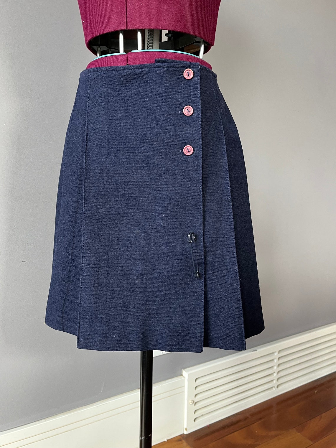 Vintage 26" 1960s Preppy Style Navy Woven Mini Skirt L ILGWU - Etsy