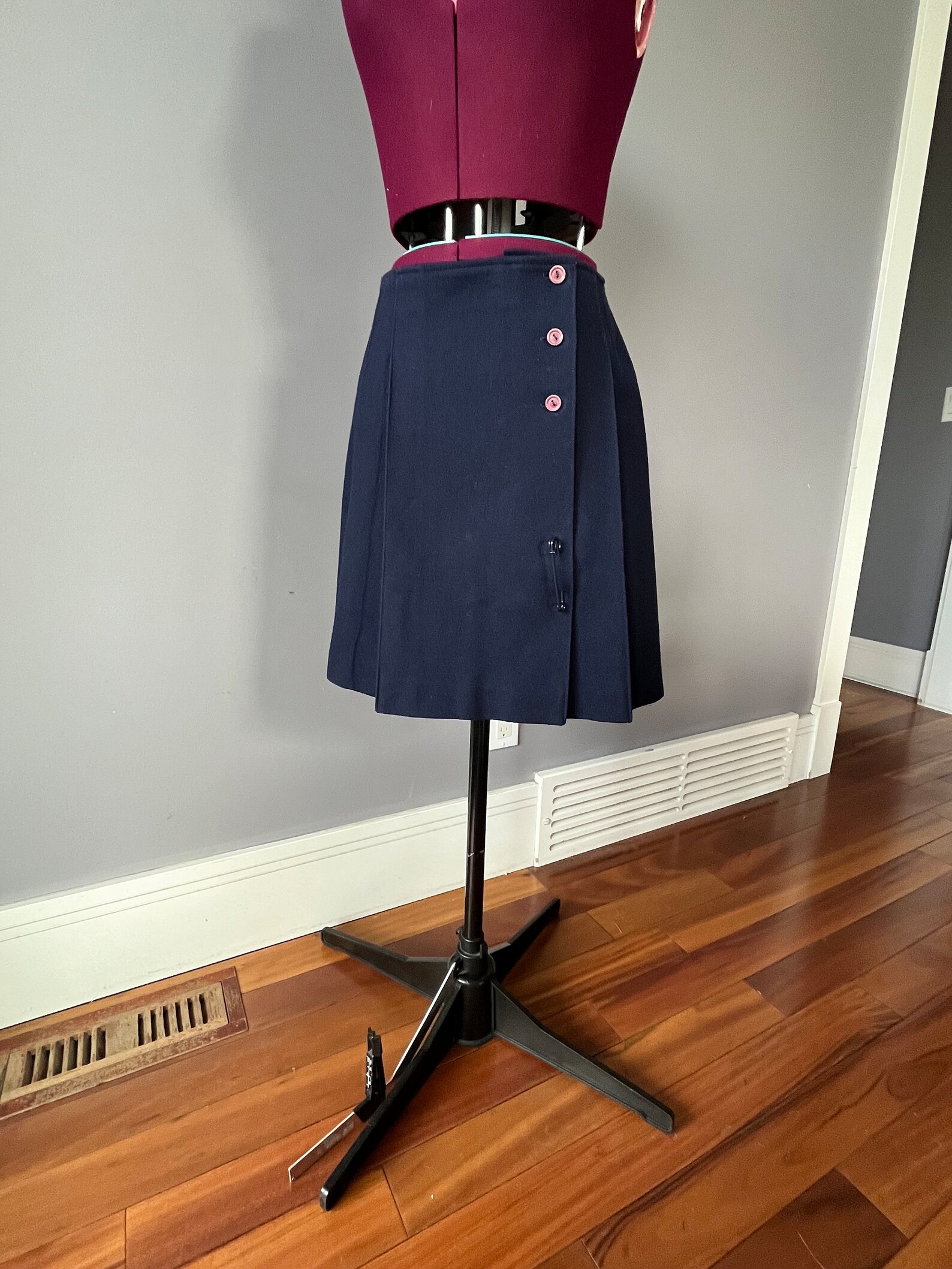 Vintage 26" 1960s Preppy Style Navy Woven Mini Skirt L ILGWU - Etsy