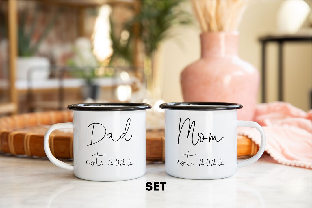 New Parents Gift Campfire Mug Set, Mom and Dad Est 2022 Couple Mugs ...