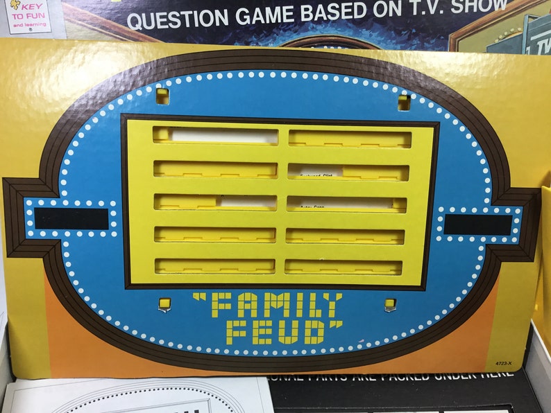 Old family feud set - ciret