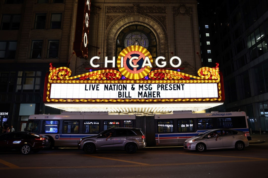 Chicago Theater Night Photography Print: Urban Neon Wall Art - Etsy