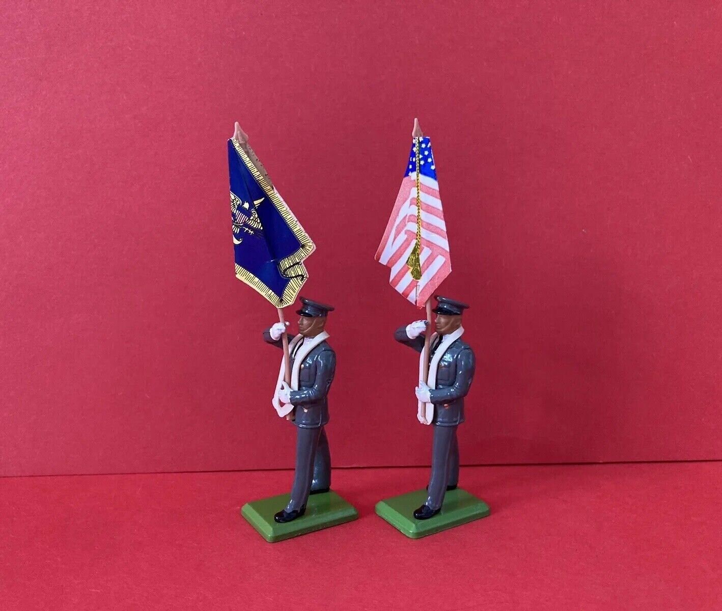 BRITAINS Toy Soldiers US Army Color Guard Flag Bearers X2 Metal Figures ...