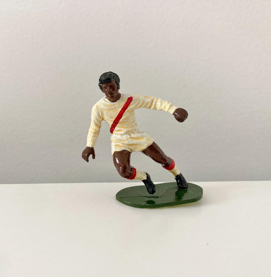 Airfix Vintage Football Figures PERU 1970s 1:32 Scale Hand Painted ...