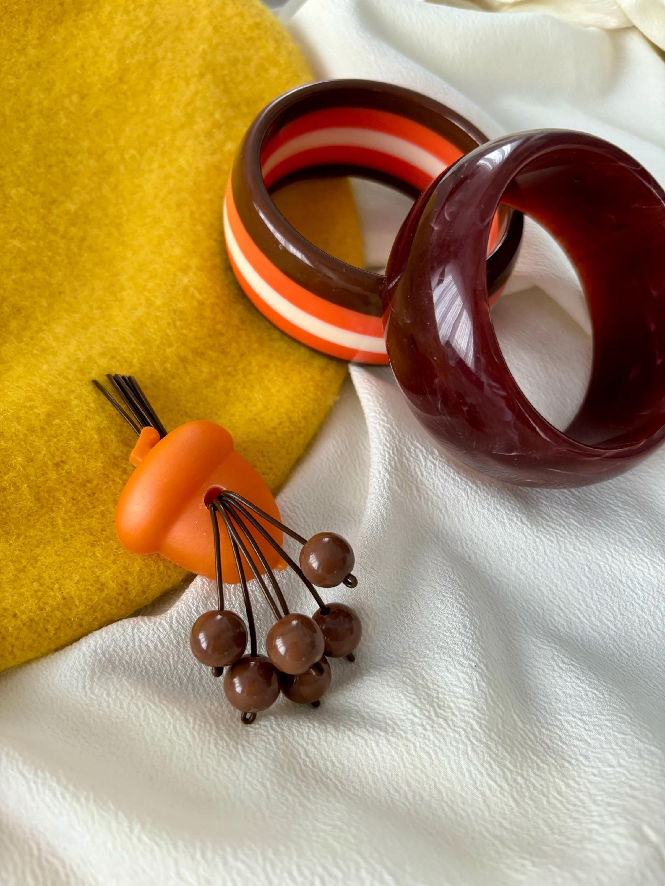 1950 S Orange Autumn Acorn Bakelite Style Brooch , Vintage Brooch ...