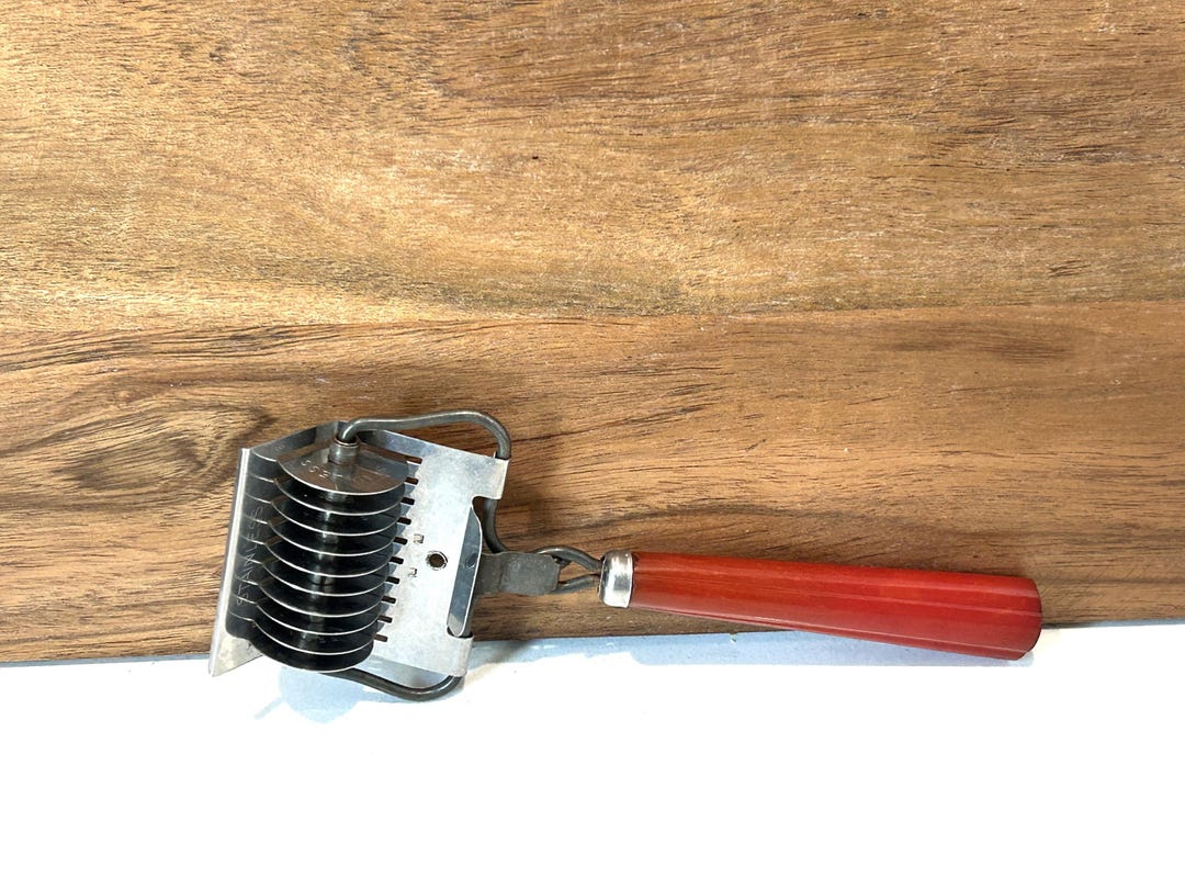 Vintage Metal Pasta Cutter With Bakelite Handle, Red Bakelite ...