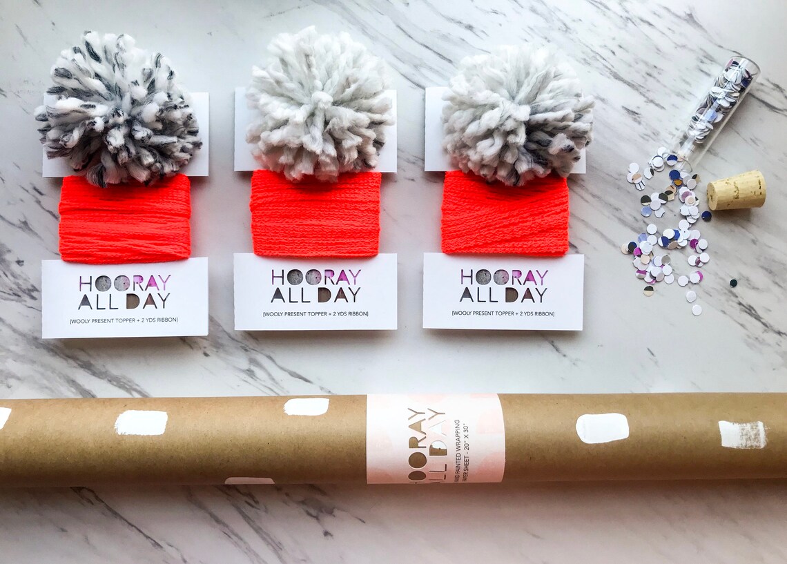 Reusable gift topper / present topper wooly grey Pom with | Etsy