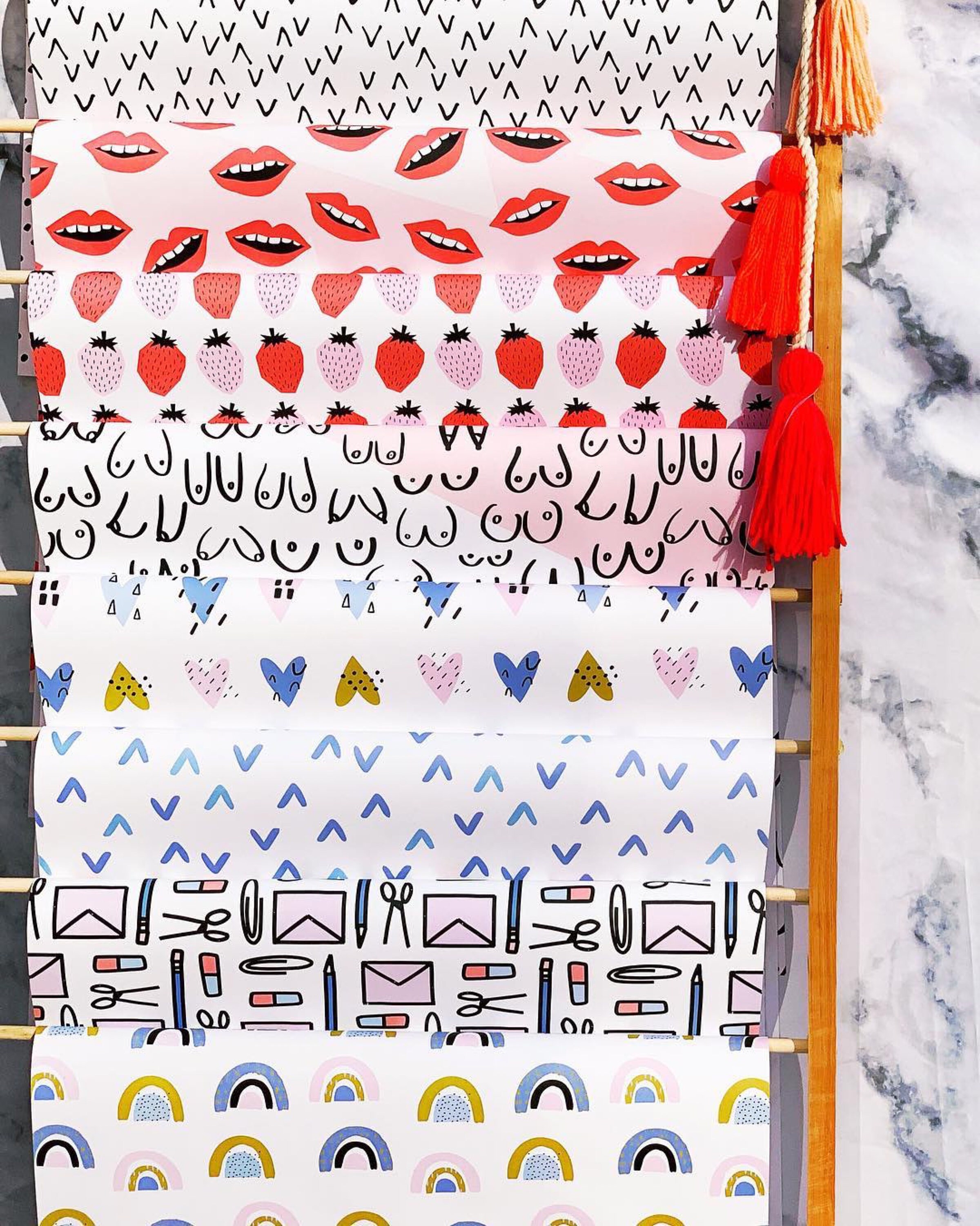 Lippy Gift Wrap 29" X 20" Sheet / Wrapping Paper Sheet / Modern Lips ...