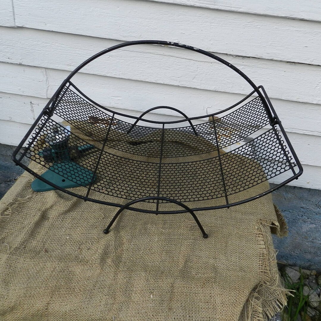 MCM Curved MESH MAGAZINE Rack - Etsy