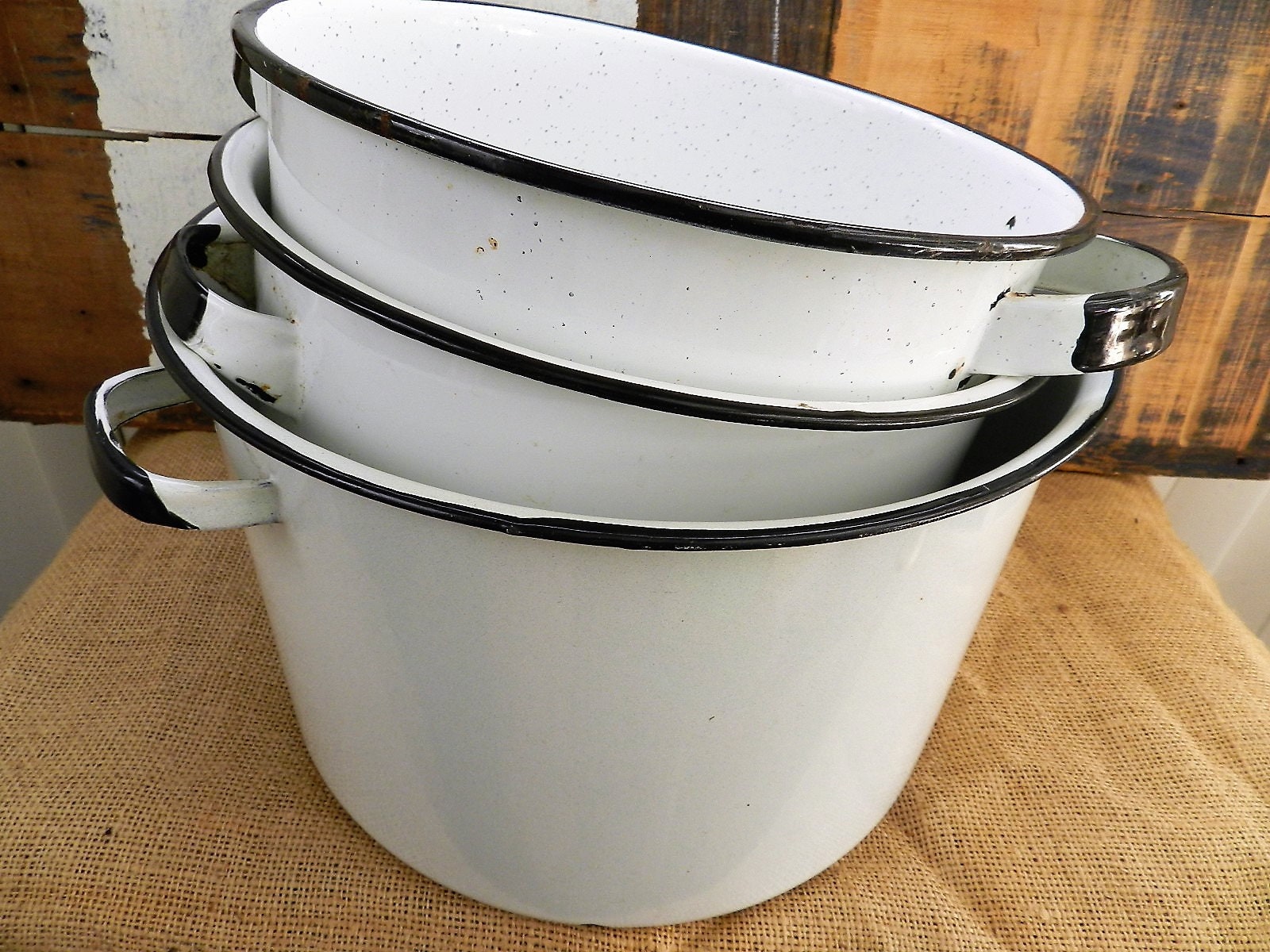 3 ENAMELWARE POTS With Lids 6 Piece - Etsy