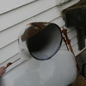 Rusty Crusty ANTIQUE ENAMELWARE BEDPAN - Etsy