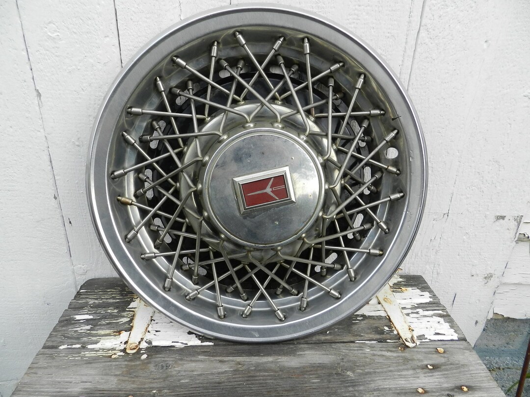 P0NTIAC HUBCAP/VINTAGE AUT0/1970'S - Etsy