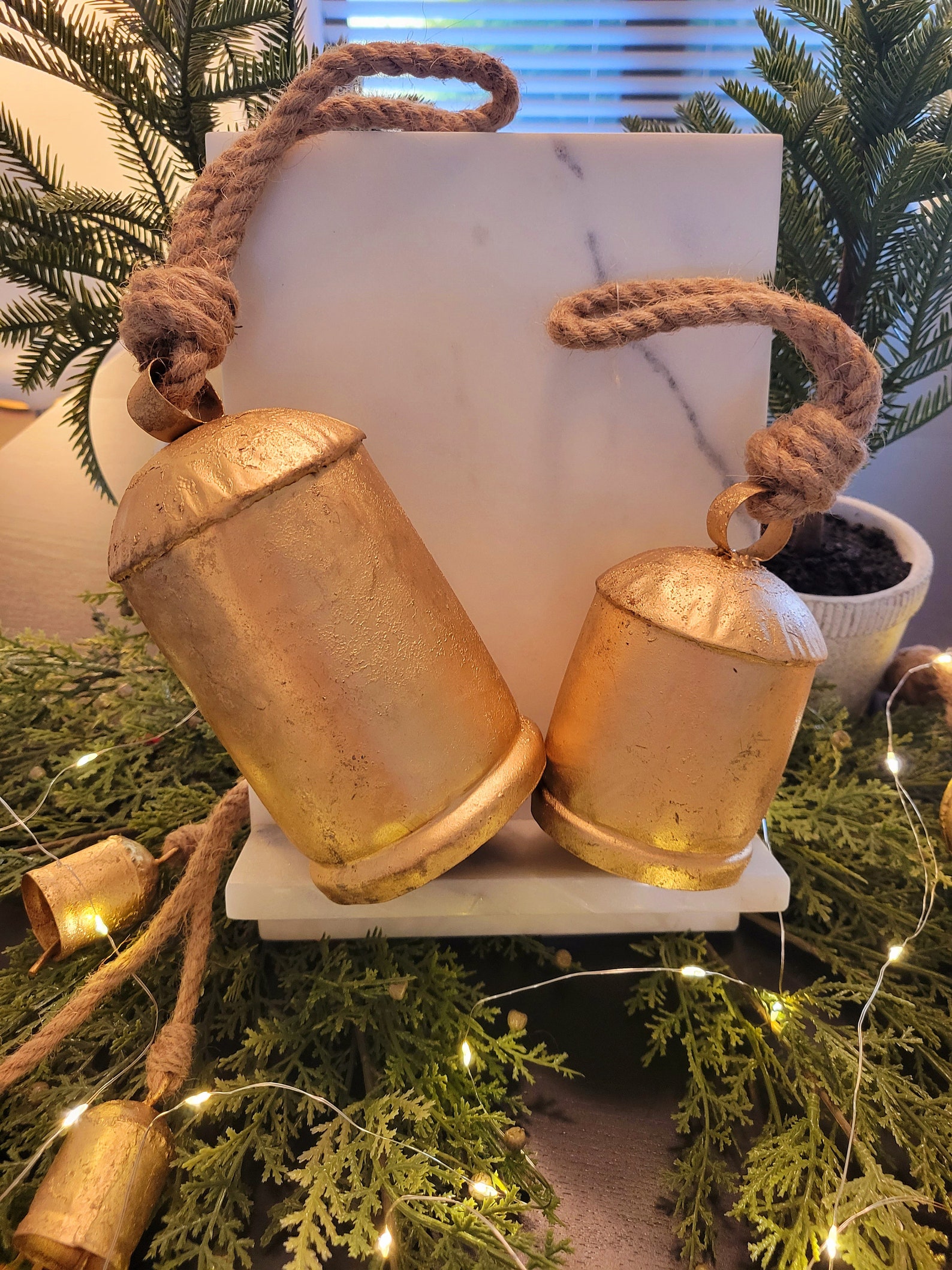 Rustic Christmas Bells Christmas Decorations Primitve Vintage Aged Tree ...