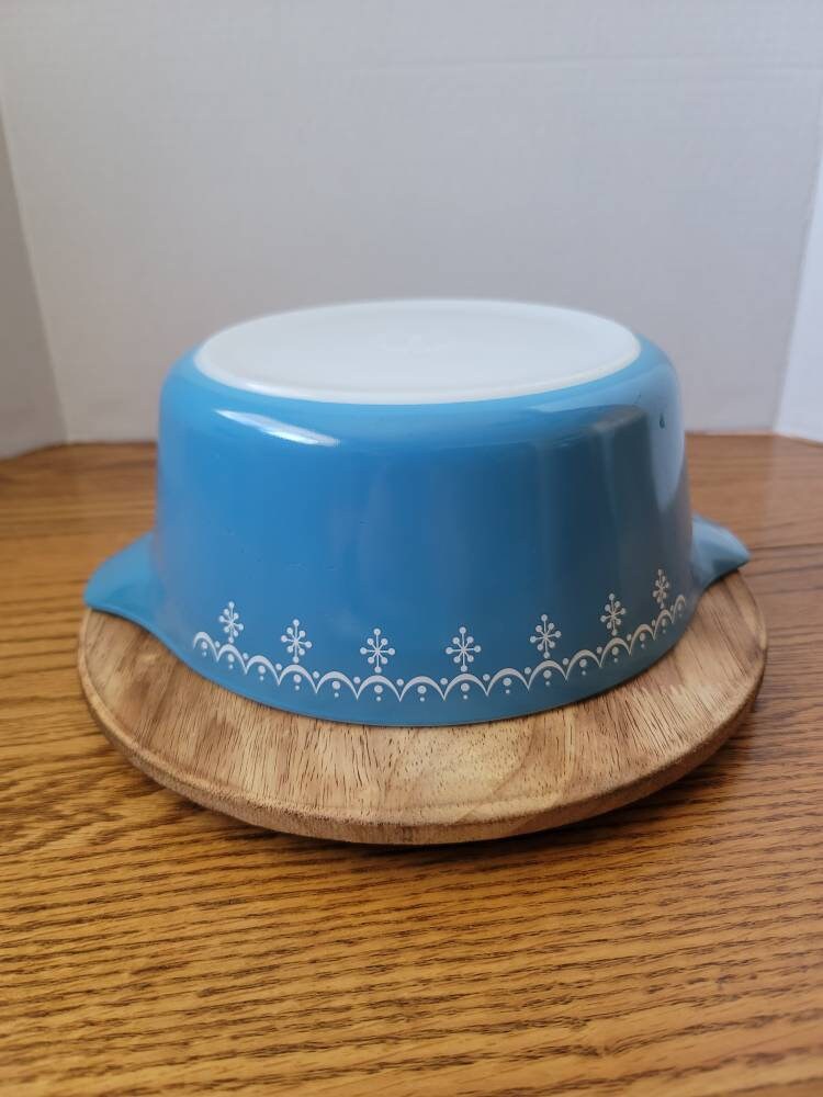 Vintage MCM 1970 Pyrex Blue Snowflake Garland Round Casserole - Etsy