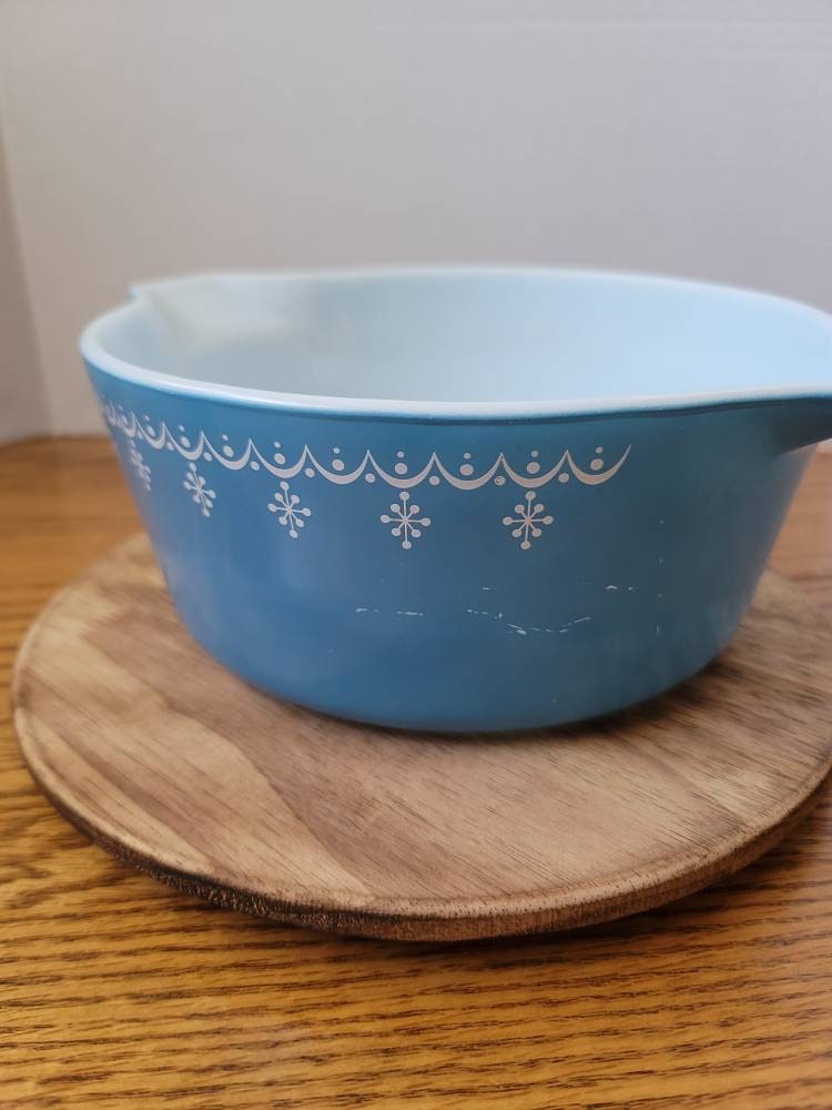 Vintage MCM 1970 Pyrex Blue Snowflake Garland Round Casserole - Etsy
