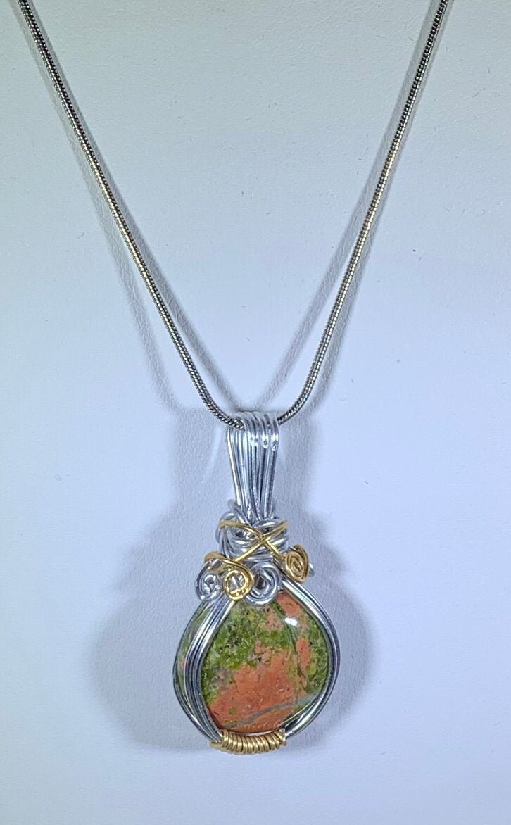 Unakite Tear Drop Stone con alambre de dos tonos durante y cadena ...