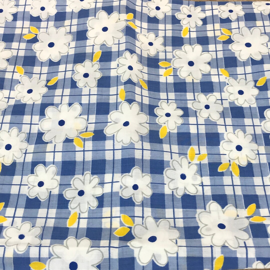Vintage Checkered Blue With Daisies Floral Pattern Cotton Sewing Fabric ...