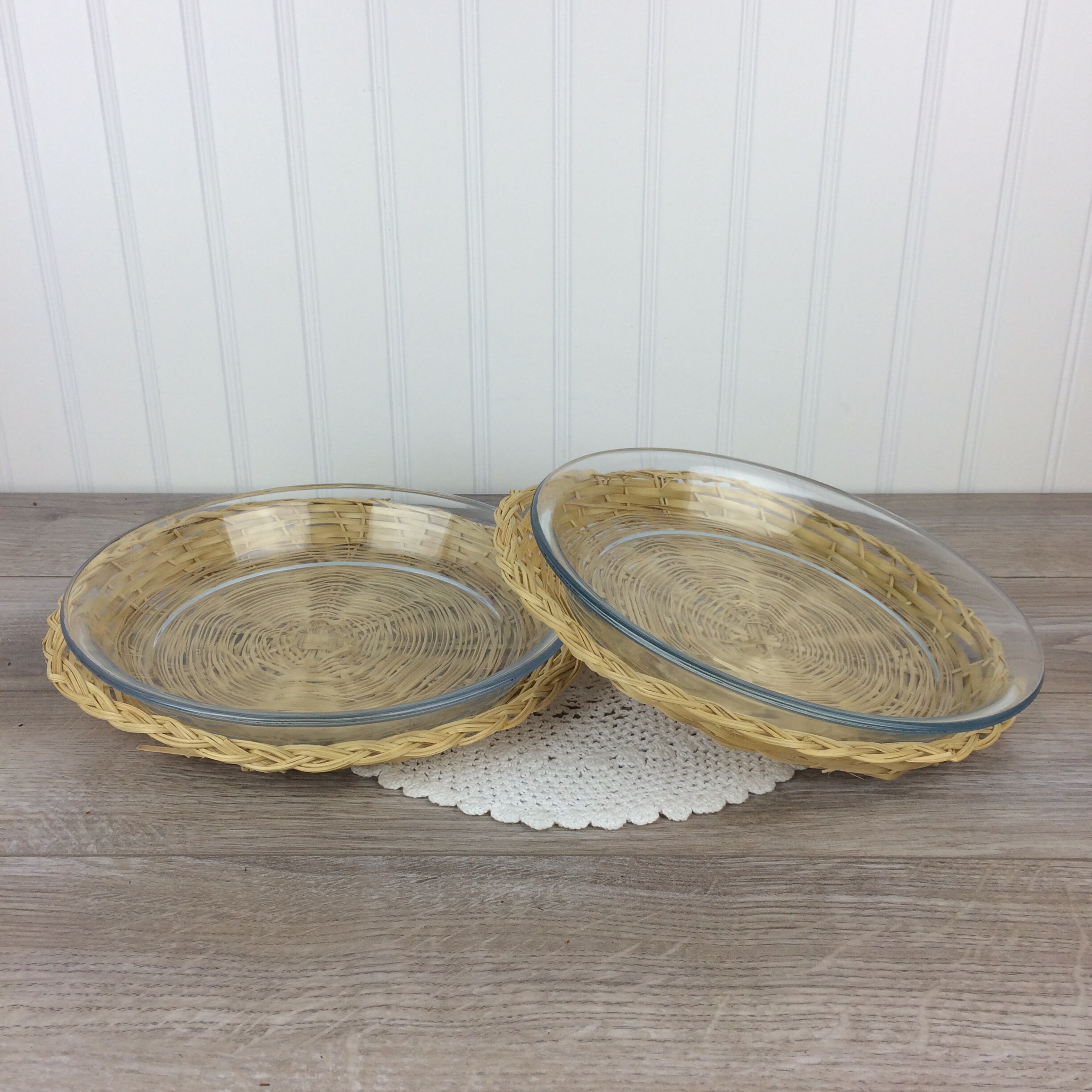 Set of 2 Glass 9 Inch Pie Plates W/ Wicker Plate Holders - Etsy