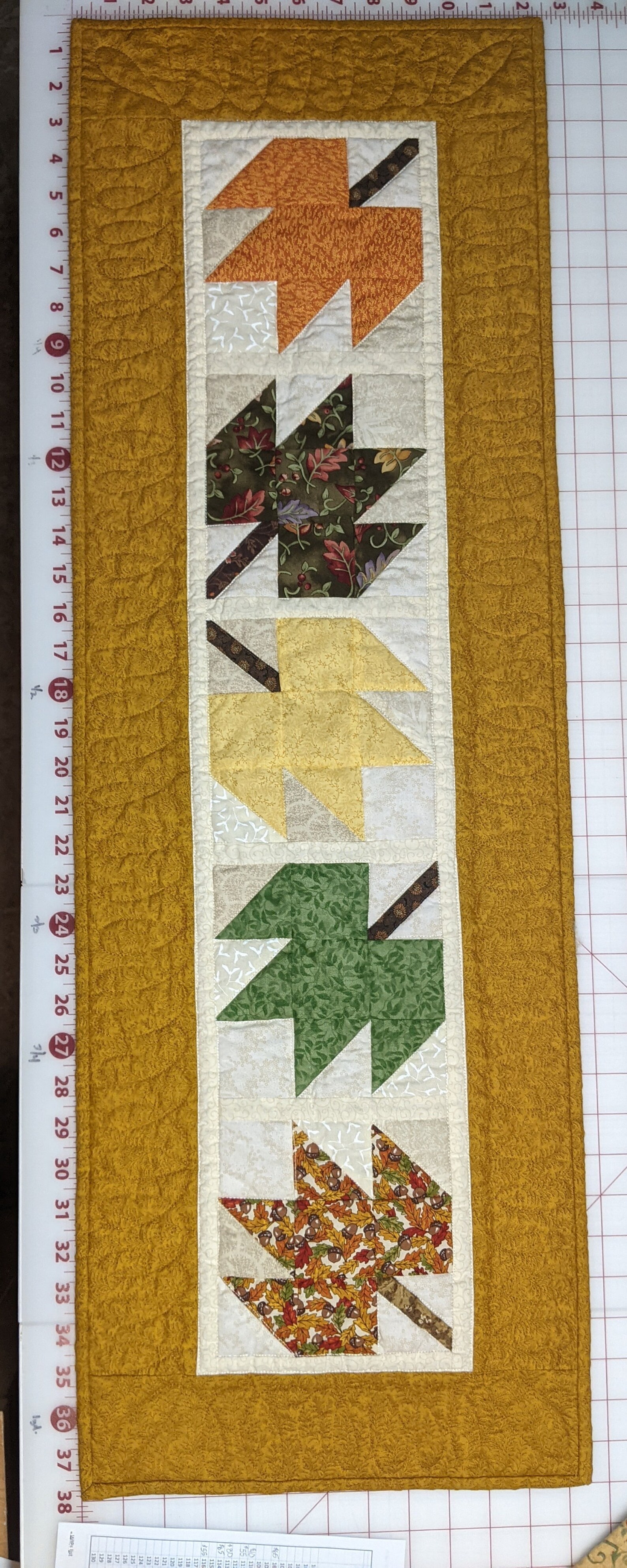 Maple Leaf Table Runner, Gold Edge - Etsy