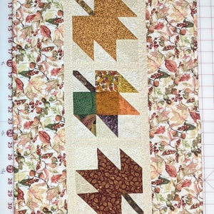 Maple Leaf Table Runner, Acorn Edge - Etsy