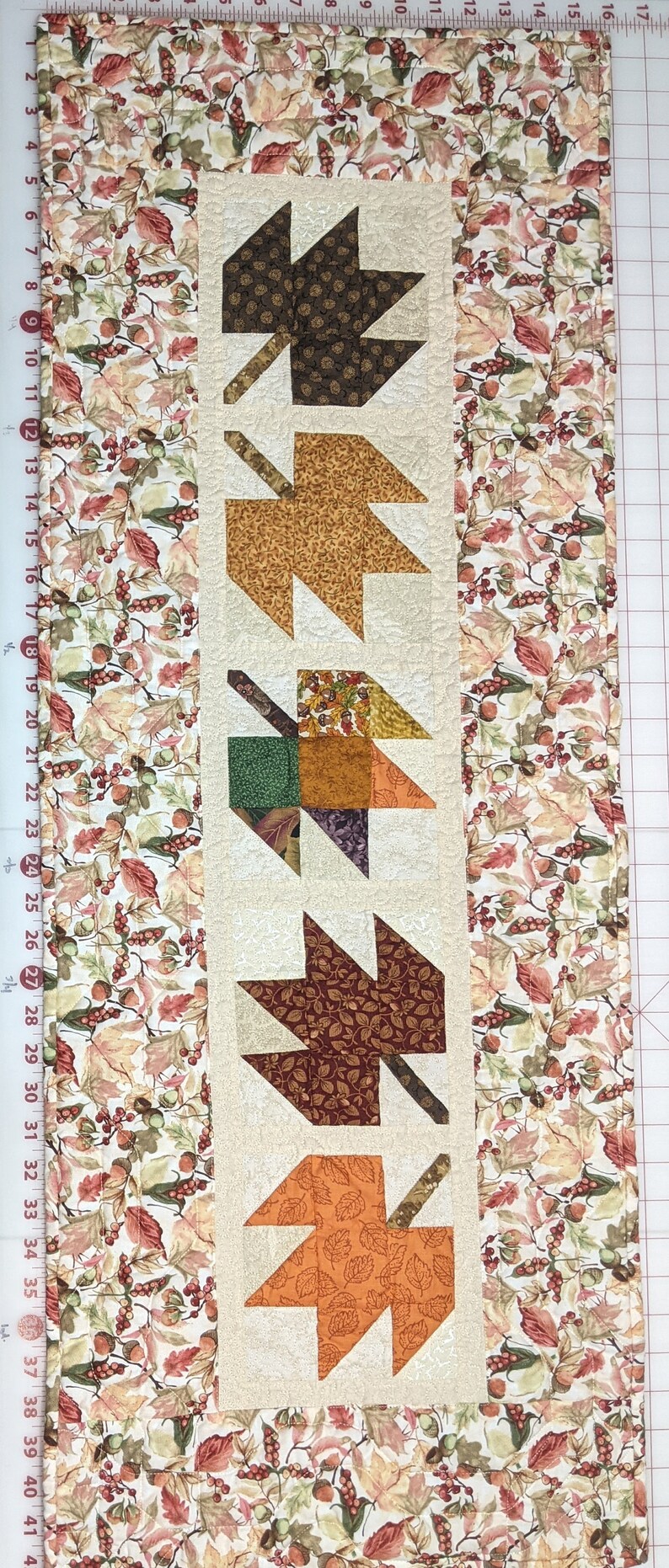 Maple Leaf Table Runner, Acorn Edge - Etsy