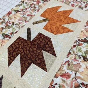Maple Leaf Table Runner, Acorn Edge - Etsy