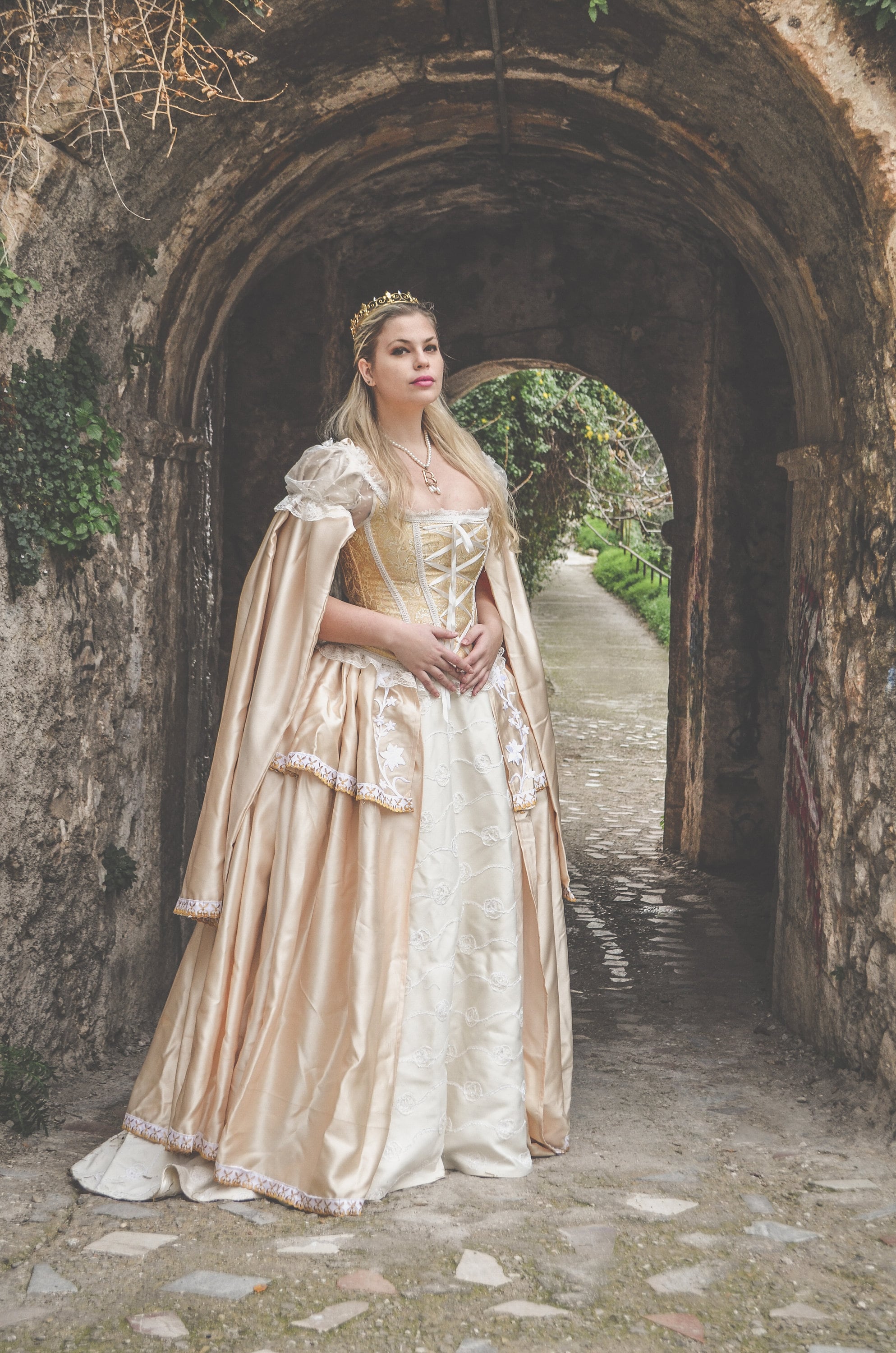 REN FAIRE Renaissance Fair Dress Theater Costume Medieval Tudors Maiden ...