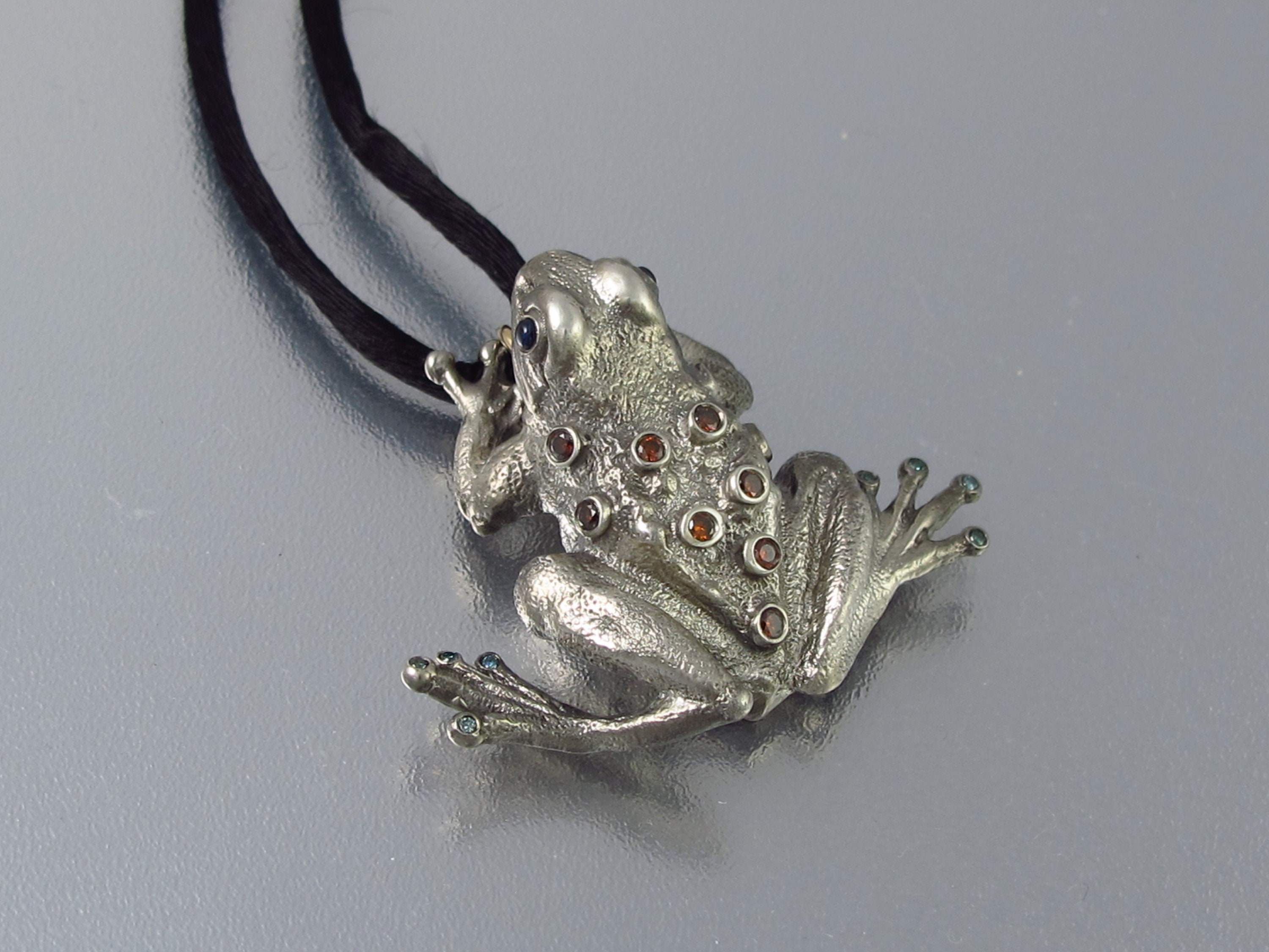 FROG Diamonds Silver Pendant With Sapphires - Etsy New Zealand
