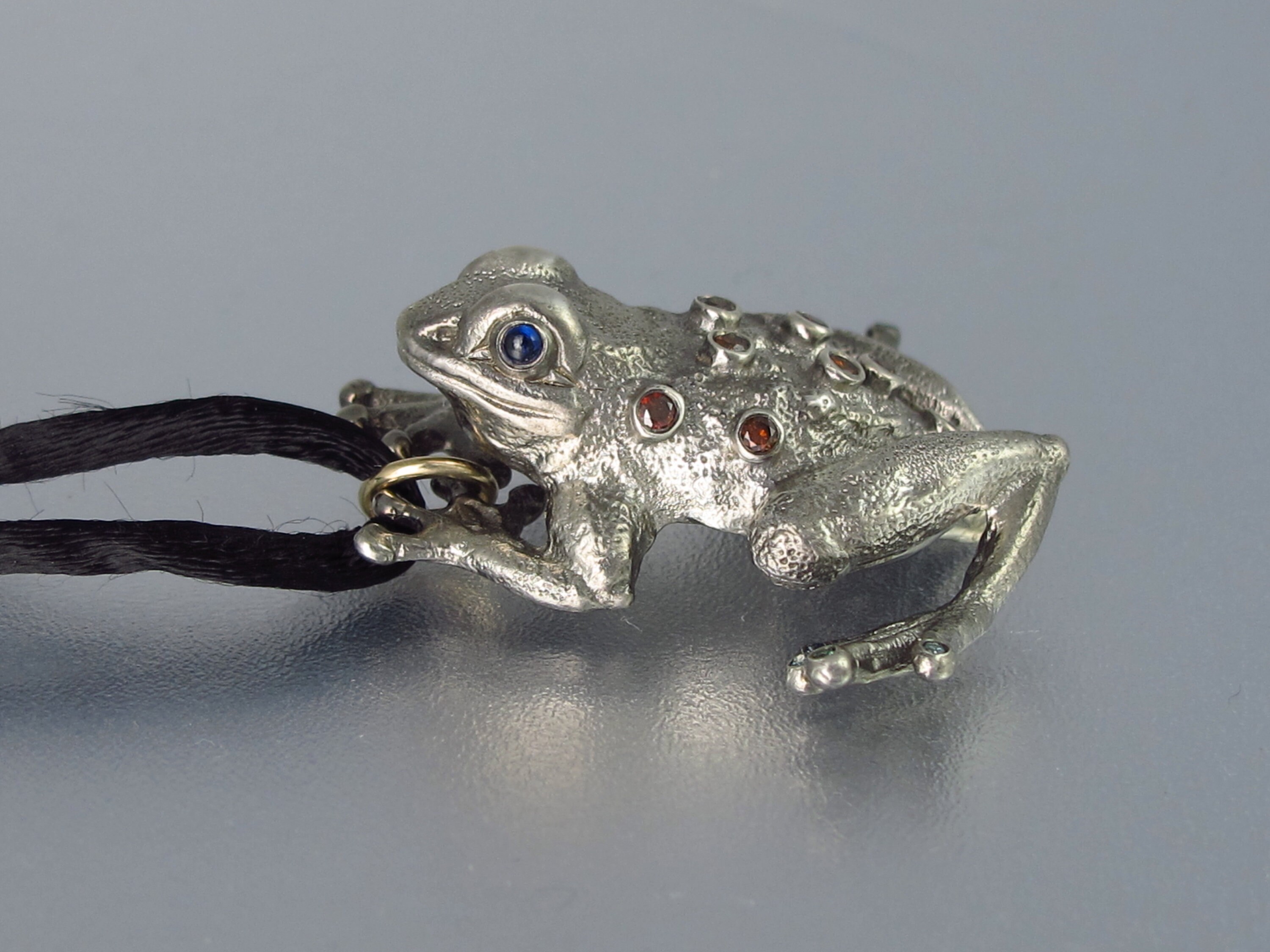 FROG Diamonds Silver Pendant With Sapphires - Etsy New Zealand
