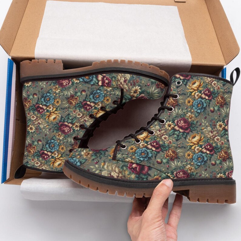 Vintage Floral Lace-up Combat Boots | Stylish Women's Boots for Autumn ...