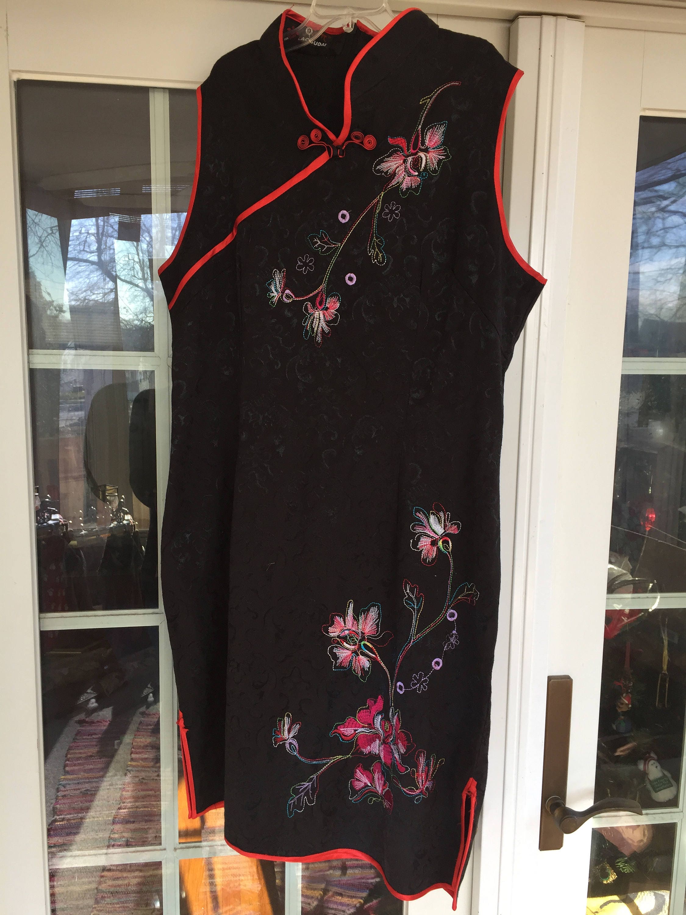 Gorgeous Vintage Embroidered Asian Sheath Dress, Black Dress, LBD ...