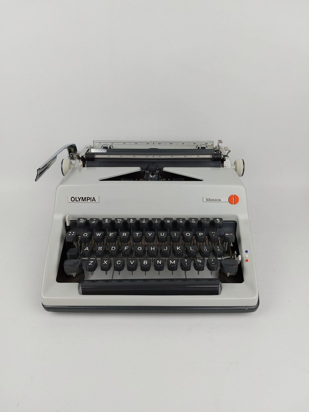 Olympia Monica QWERTY Typewriter Typewriter WORKING With - Etsy